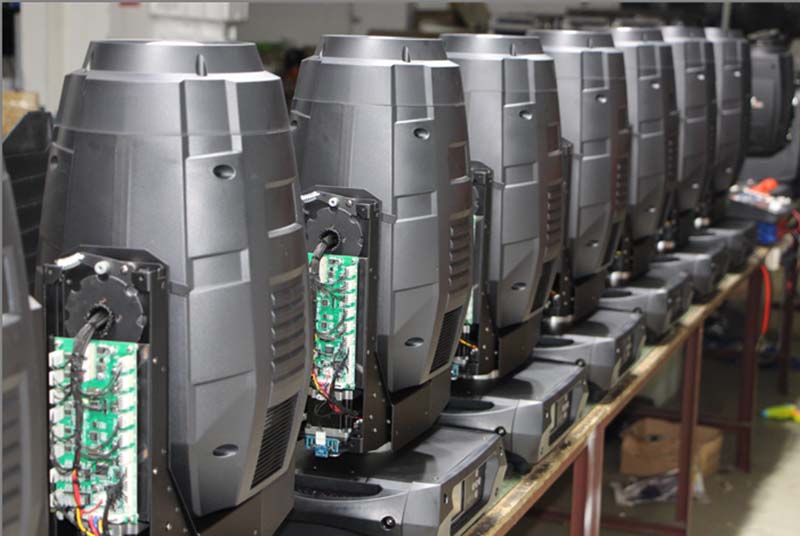 News - How does a moving head spot work